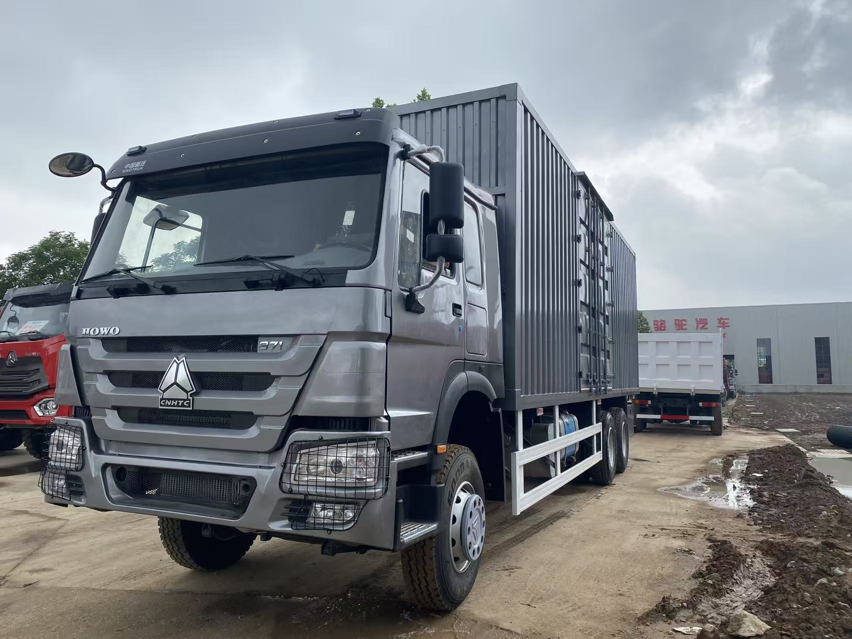HOWO 6x4 Cargo Box Truck | Heavy Duty Diesel Van Truck - Shandong Camel ...