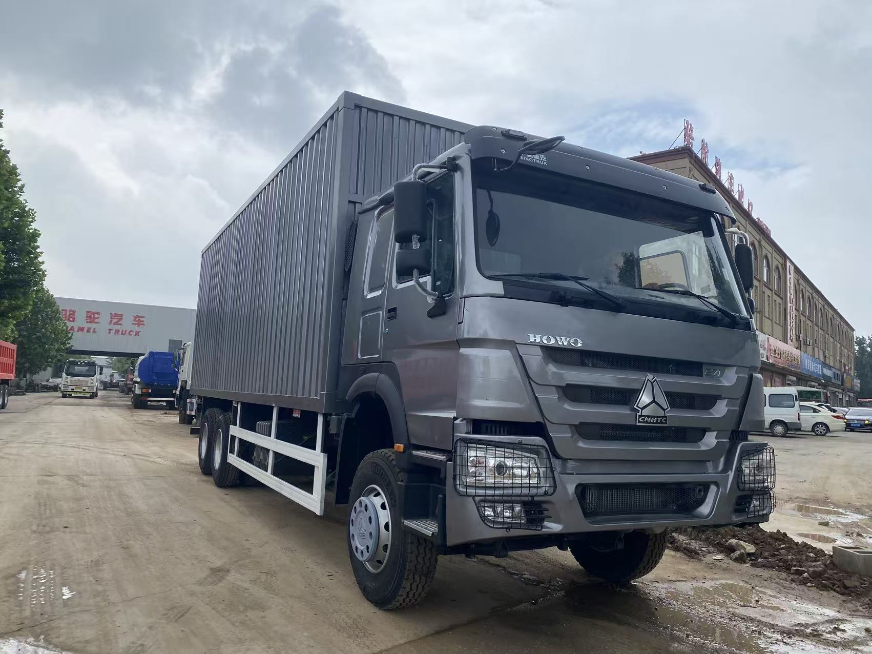 HOWO 6x4 Cargo Box Truck | Heavy Duty Diesel Van Truck - Shandong Camel ...